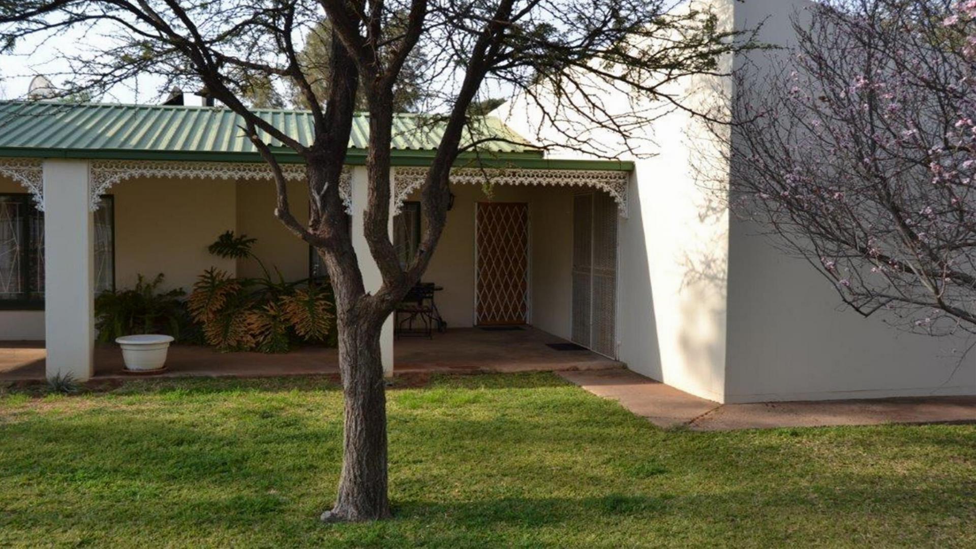4 Bedroom House for Sale For Sale in Olifantshoek - Private